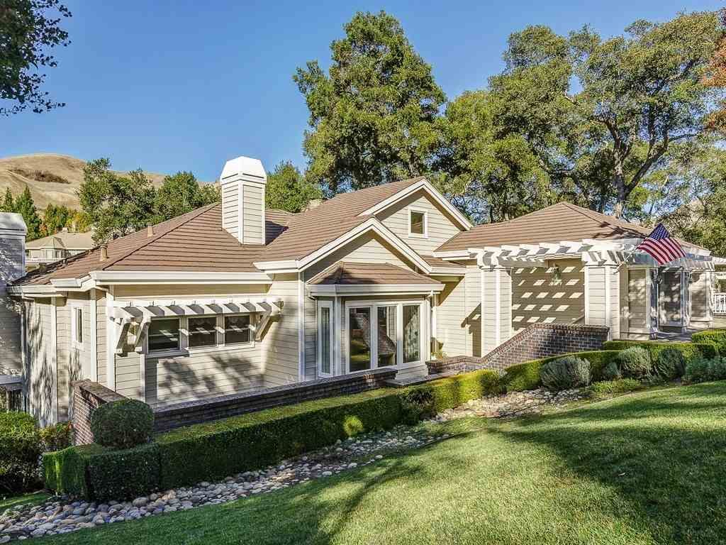 31 Merrill Cir S, Moraga, CA 94556 - See Est. Value, Schools & More