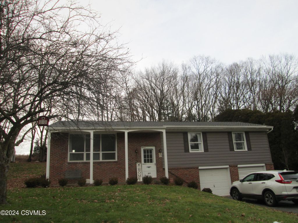 277 W County Rd, Sugarloaf, PA 18249 - See Est. Value, Schools & More