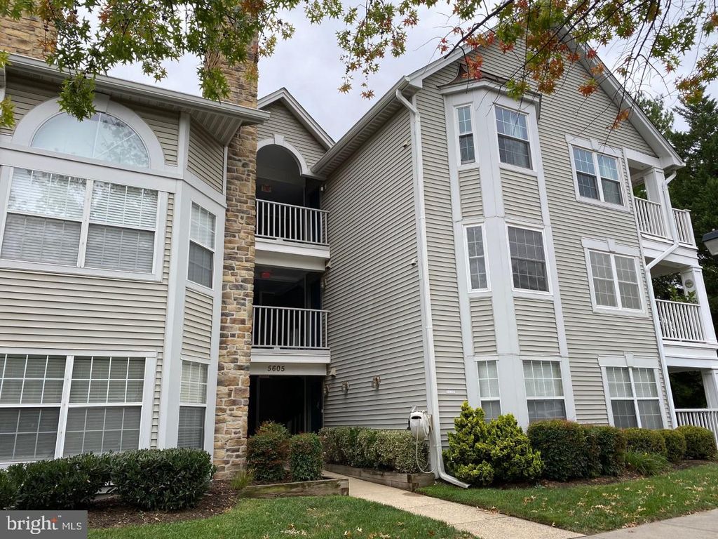 5605 Willoughby Newton Dr #12, Centreville, VA 20120 | Trulia