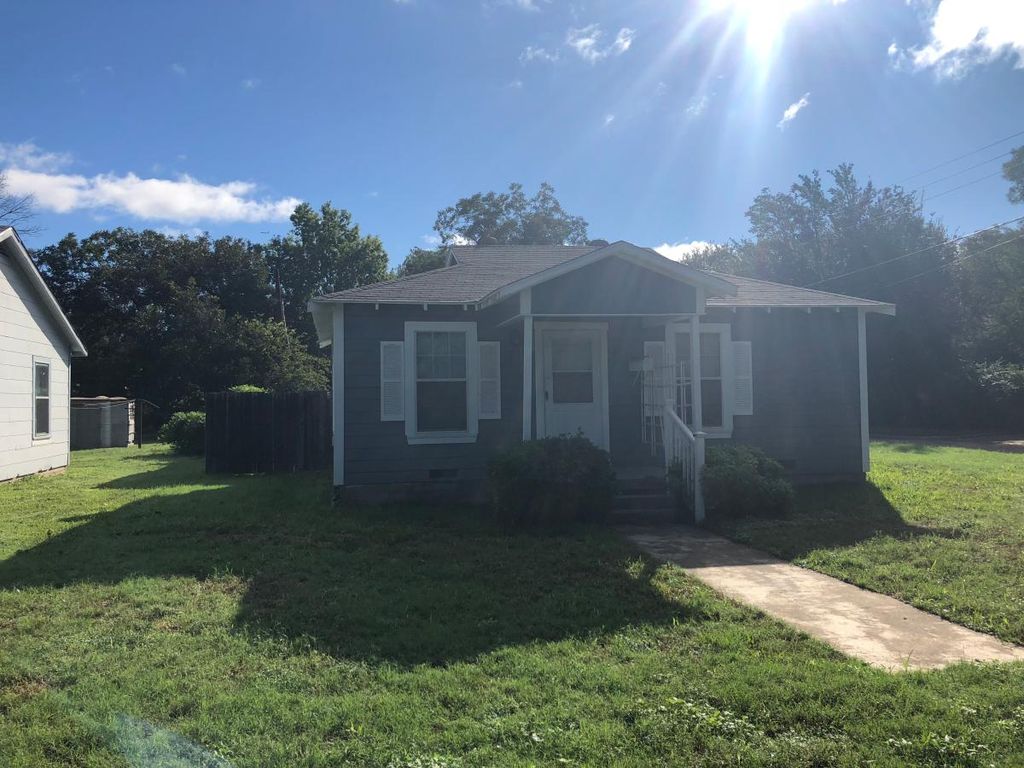 319 Ditto Ave, Arlington, TX 76010 - See Est. Value, Schools & More