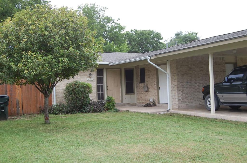 401 Live Oak St, Kyle, TX 78640 - See Est. Value, Schools & More