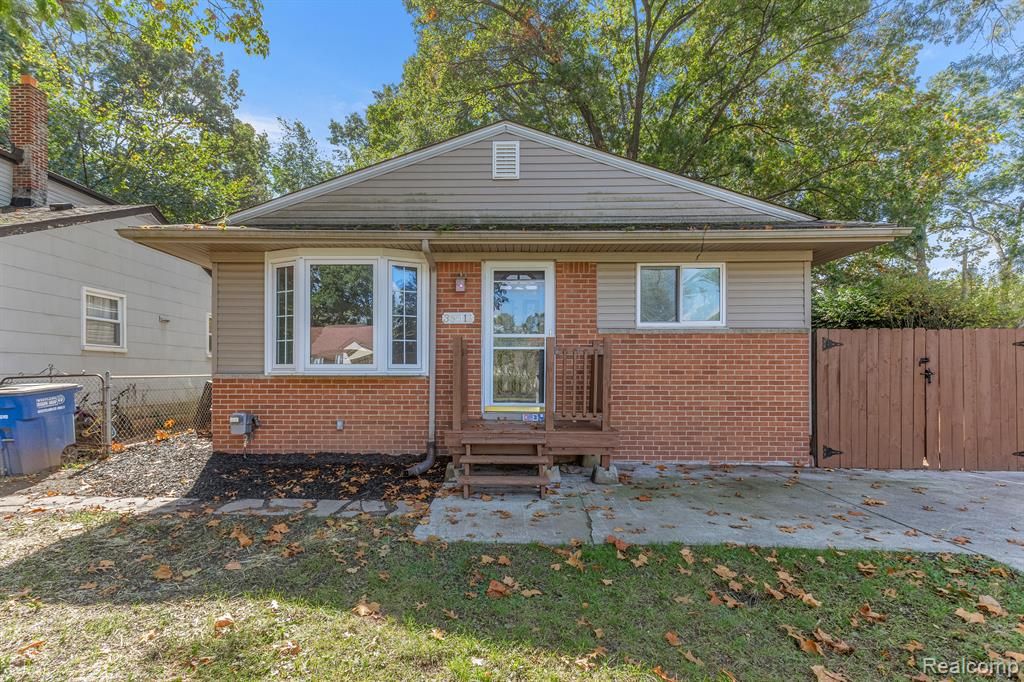 36013 Oregon Ave, Westland, MI 48186 | Trulia