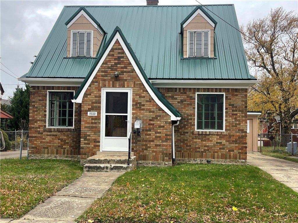 1044 W 25th St, Erie, PA 16502 - See Est. Value, Schools & More
