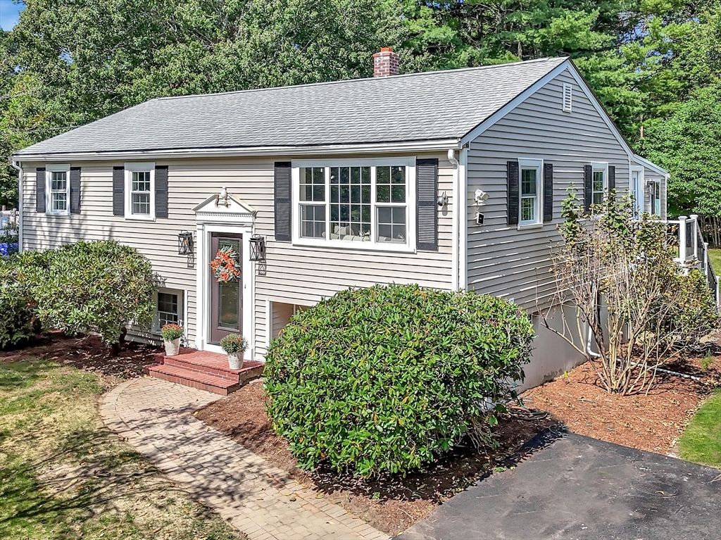 522 Summer St, Rockland, MA 02370 - See Est. Value, Schools & More