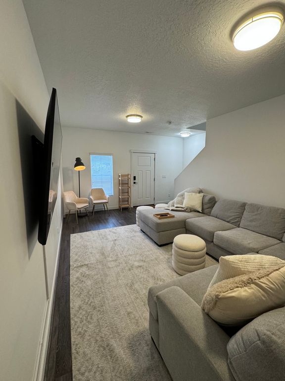 635 E 380 N, Vineyard, UT 84059 - See Est. Value, Schools & More