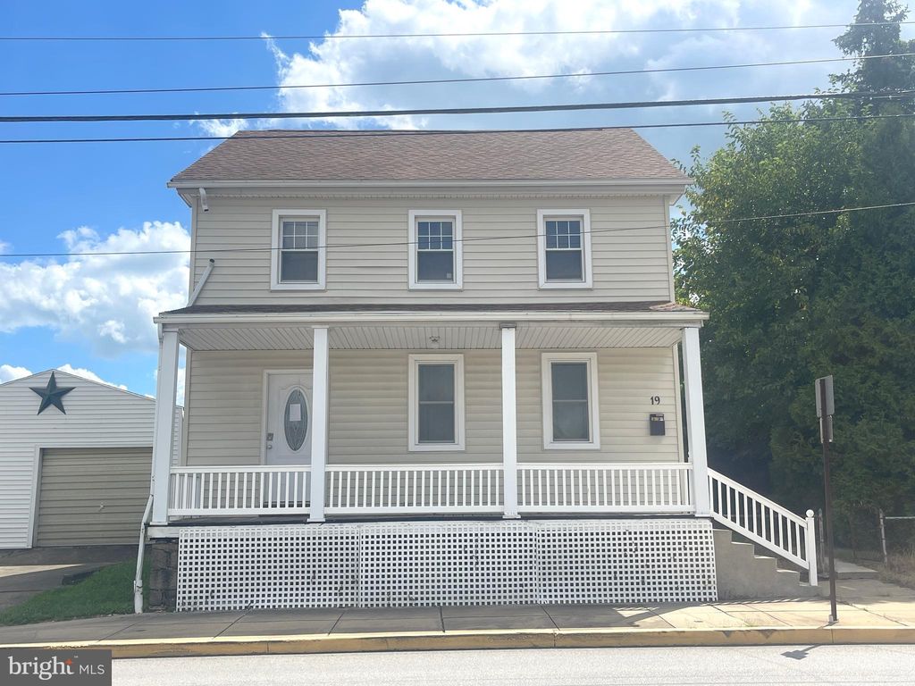19 S Main St, Manchester, PA 17345 - See Est. Value, Schools & More