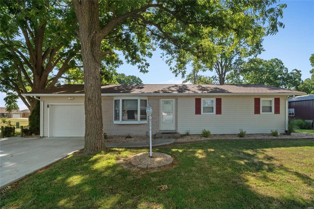 160 N Park St, Hecker, IL 62248 - See Est. Value, Schools & More
