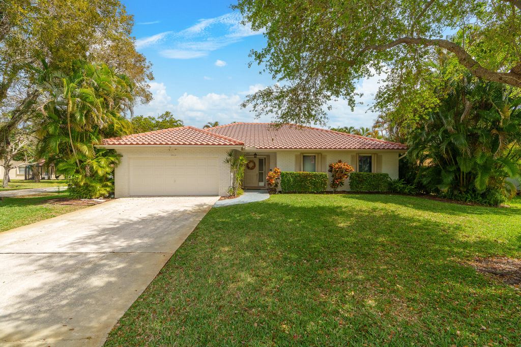 3919 NW 72nd Drive, Coral Springs, FL 33065 - See Est. Value, Schools ...