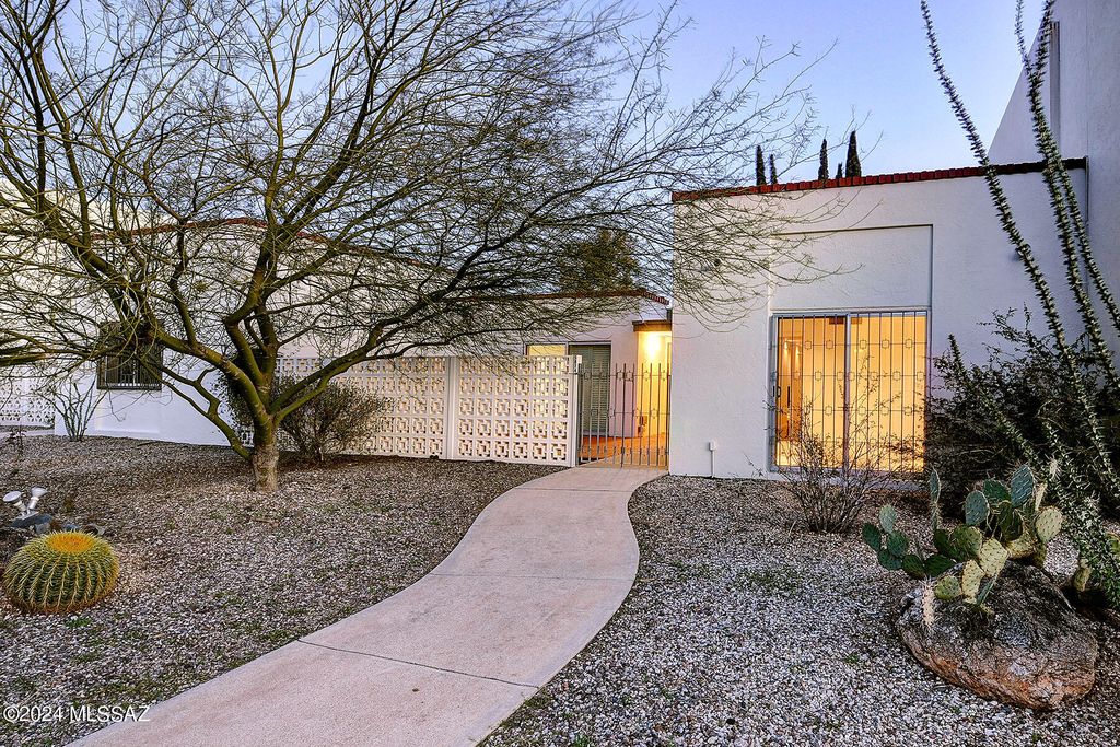5874 N Camino Esplendora, Tucson, AZ 85718 | MLS# 22405922 | Trulia