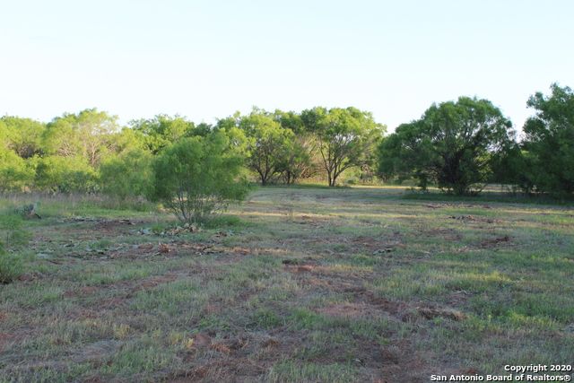 1243 County Road 1670, Moore, TX 78057 - See Est. Value, Schools & More