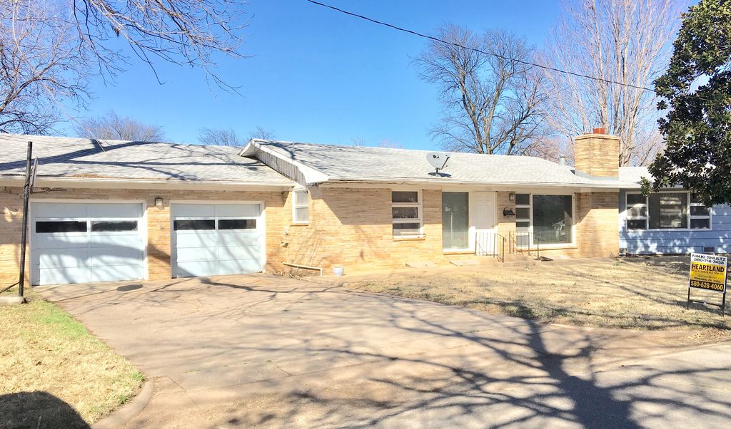 1008 E Oklahoma Ave, Tonkawa, OK 74653 - See Est. Value, Schools & More