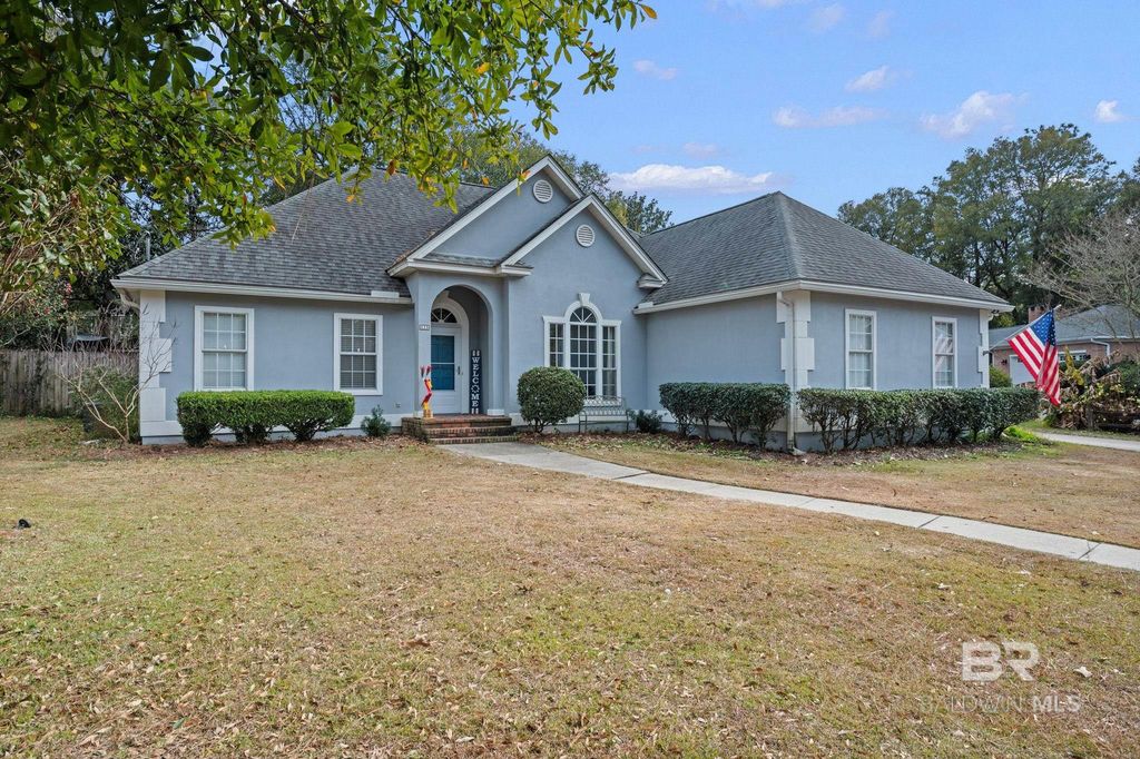 115 Dewitt Cir, Daphne, AL 36526 - See Est. Value, Schools & More