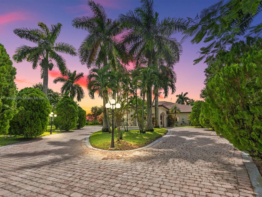 20581 SW 140th Ave, Miami, FL 33177 - See Est. Value, Schools & More