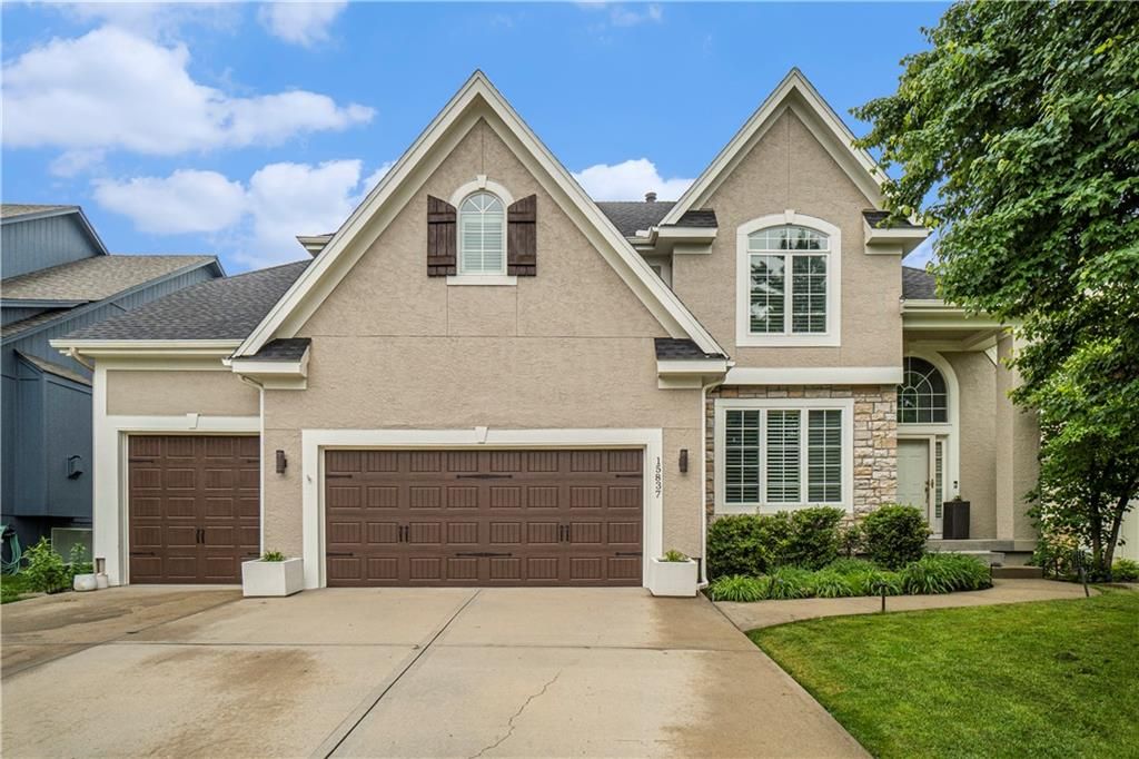 15837 Linden St, Overland Park, KS 66224 | MLS# 2488160 | Trulia