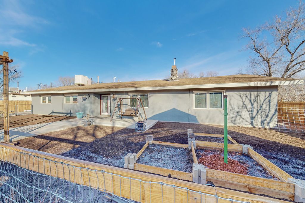 2407 Shasta Rd SW, Albuquerque, NM 87105 - See Est. Value, Schools & More
