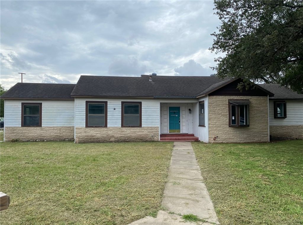 500 E Rockport St, Mathis, TX 78368 | MLS# 430725 | Trulia