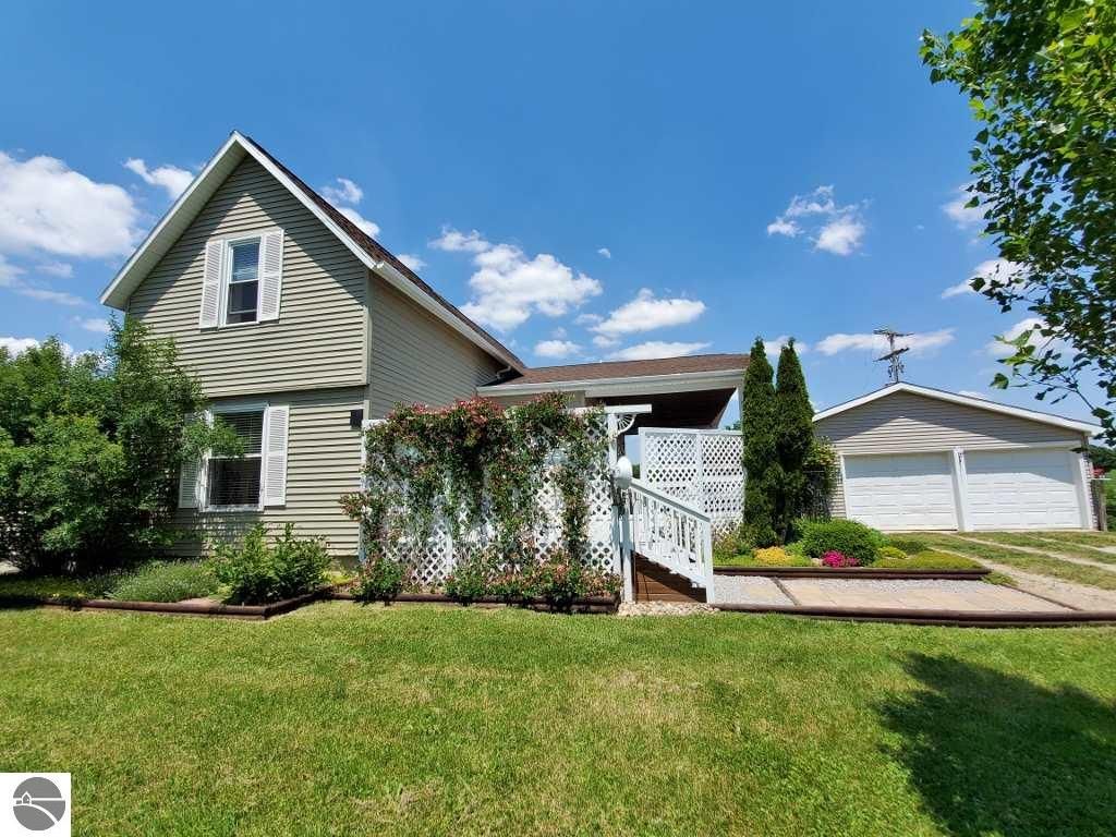 7516 Jackson Rd, Elwell, MI 48832 - See Est. Value, Schools & More