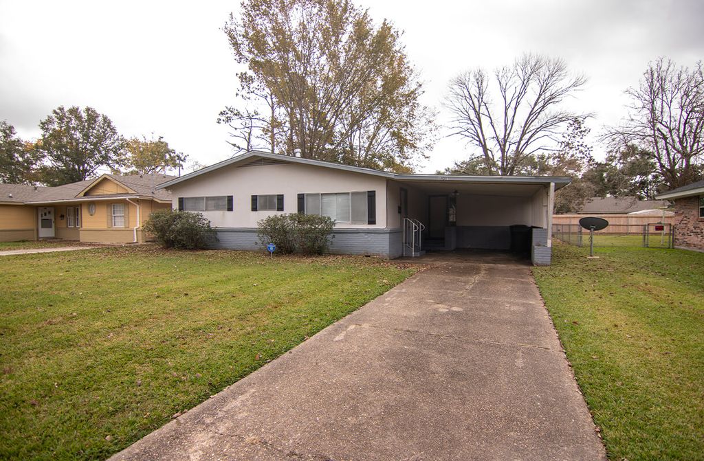 1906 17th St, Lake Charles, LA 70601 - See Est. Value, Schools & More
