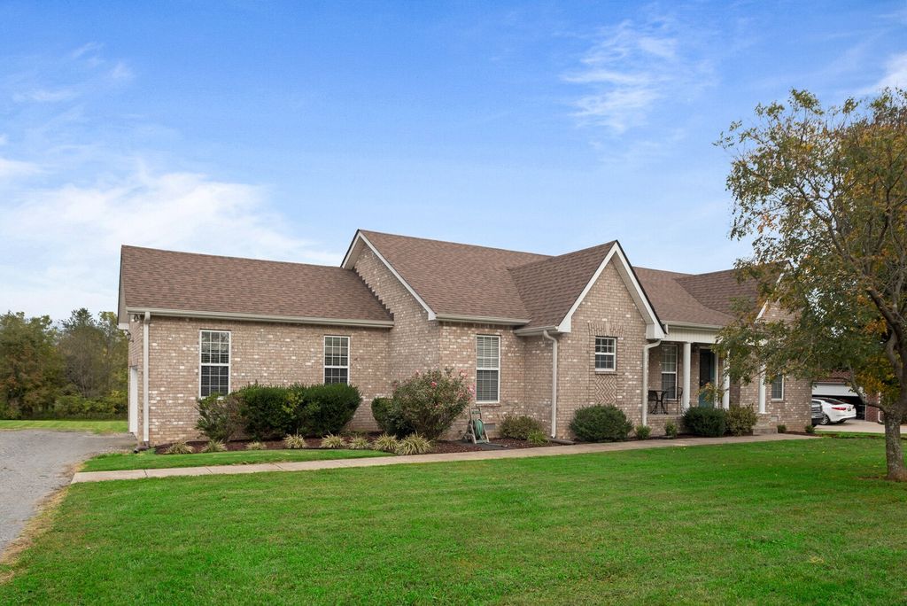 1042 Chenault Ln, Castalian Springs, TN 37031 | Trulia