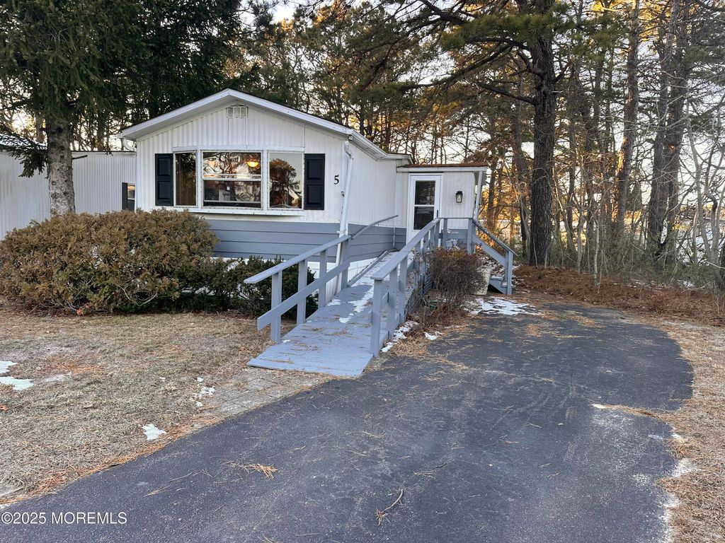 5 Eagle Court, Whiting, NJ 08759 - See Est. Value, Schools & More