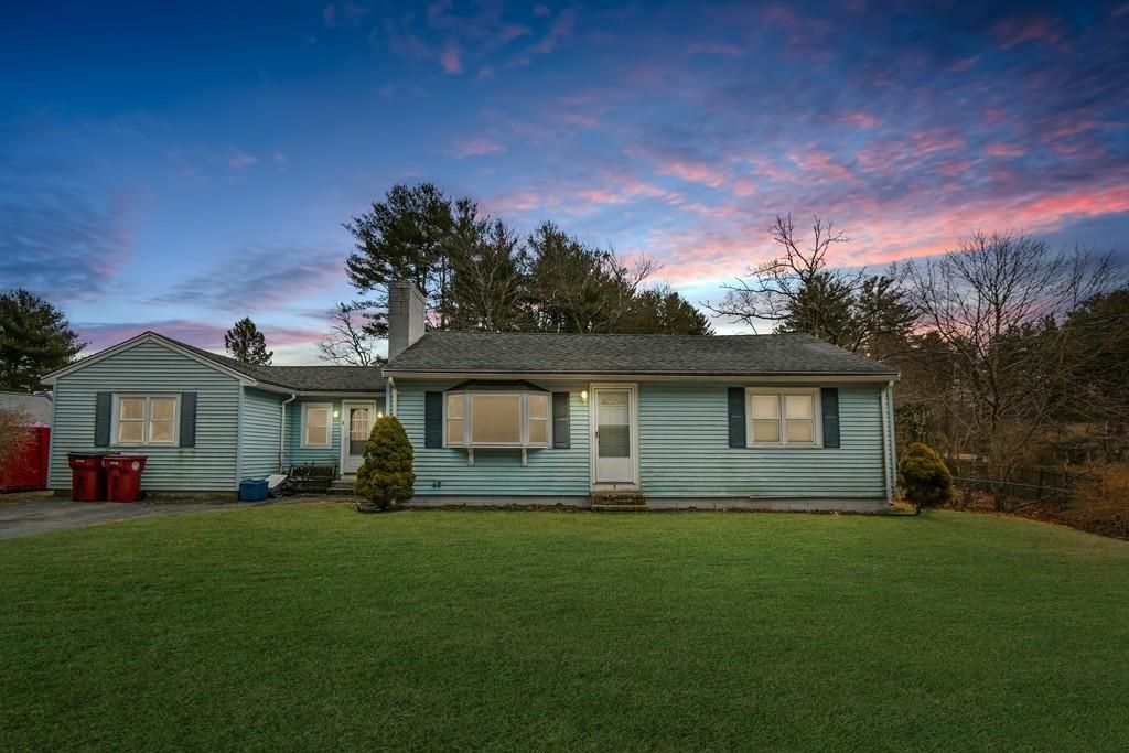 8 Cherry St, Middleboro, MA 02346 - See Est. Value, Schools & More