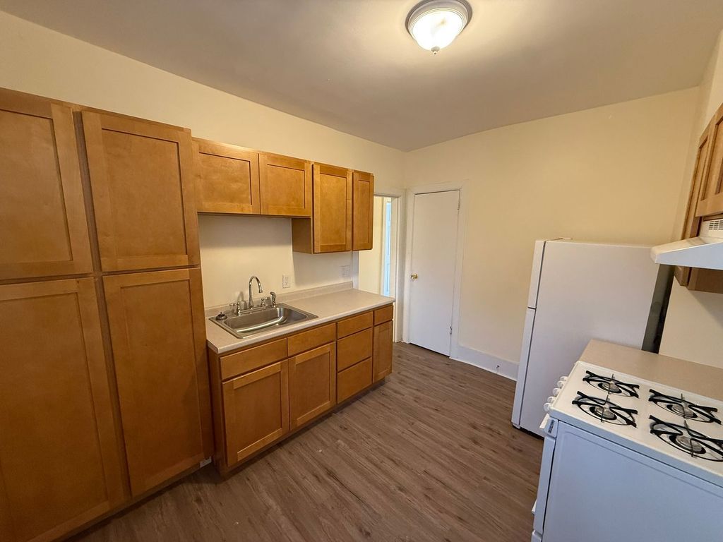 2718 Main St #1R, Springfield, MA 01107 - See Est. Value, Schools & More