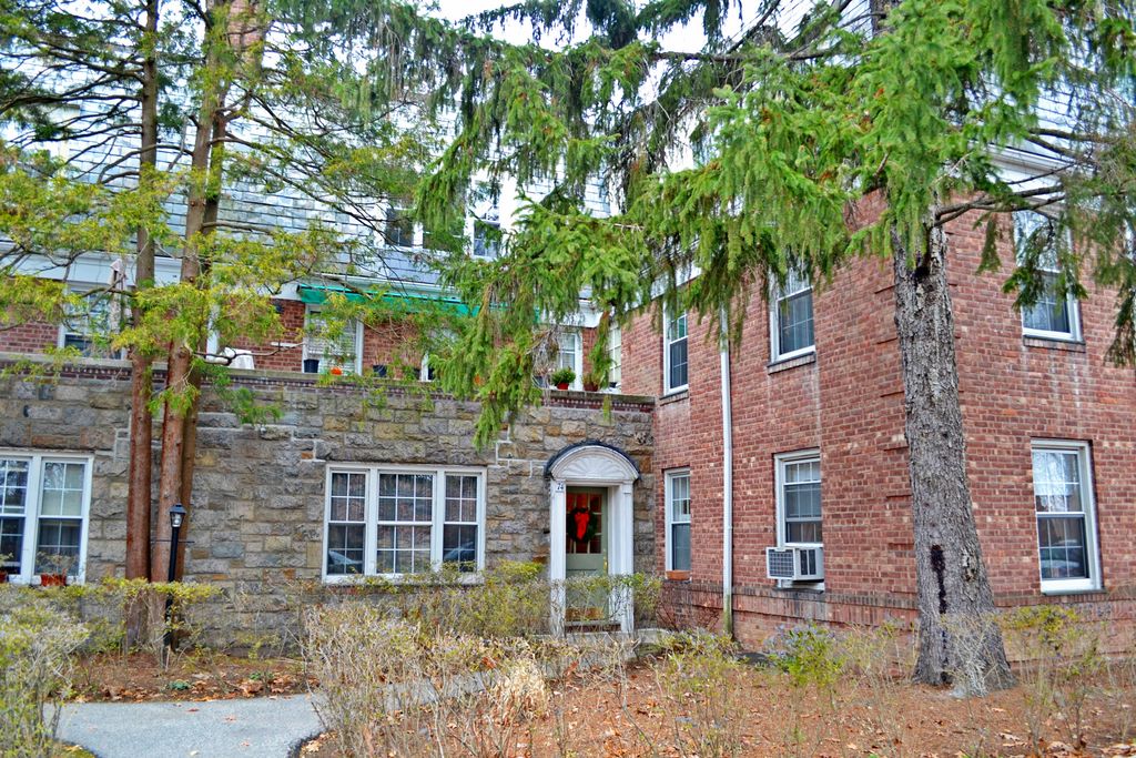 74 Pinewood Rd #1D, Hartsdale, NY 10530 - See Est. Value, Schools & More