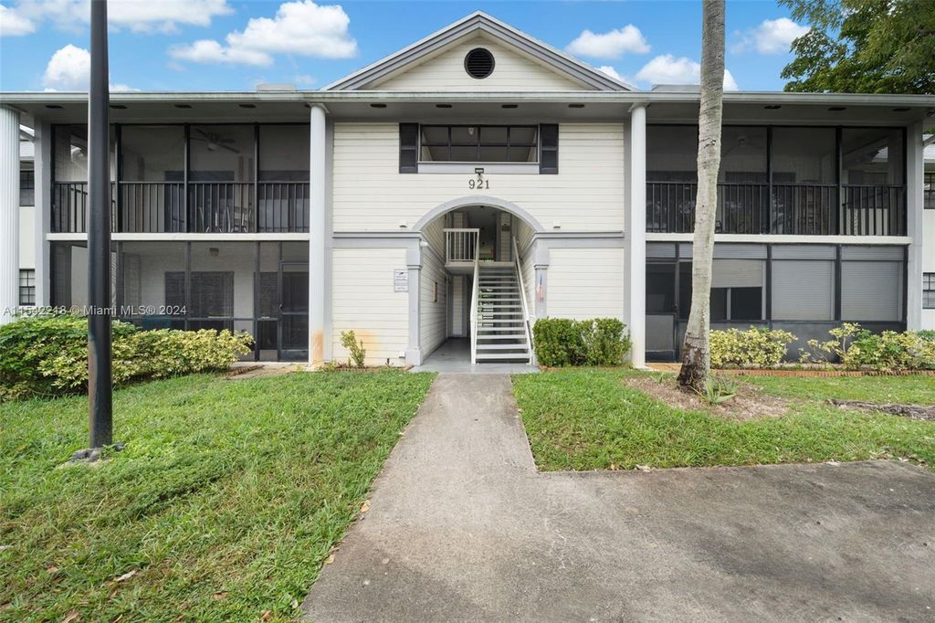 921 NE 199th St #108, Miami, FL 33179 - See Est. Value, Schools & More