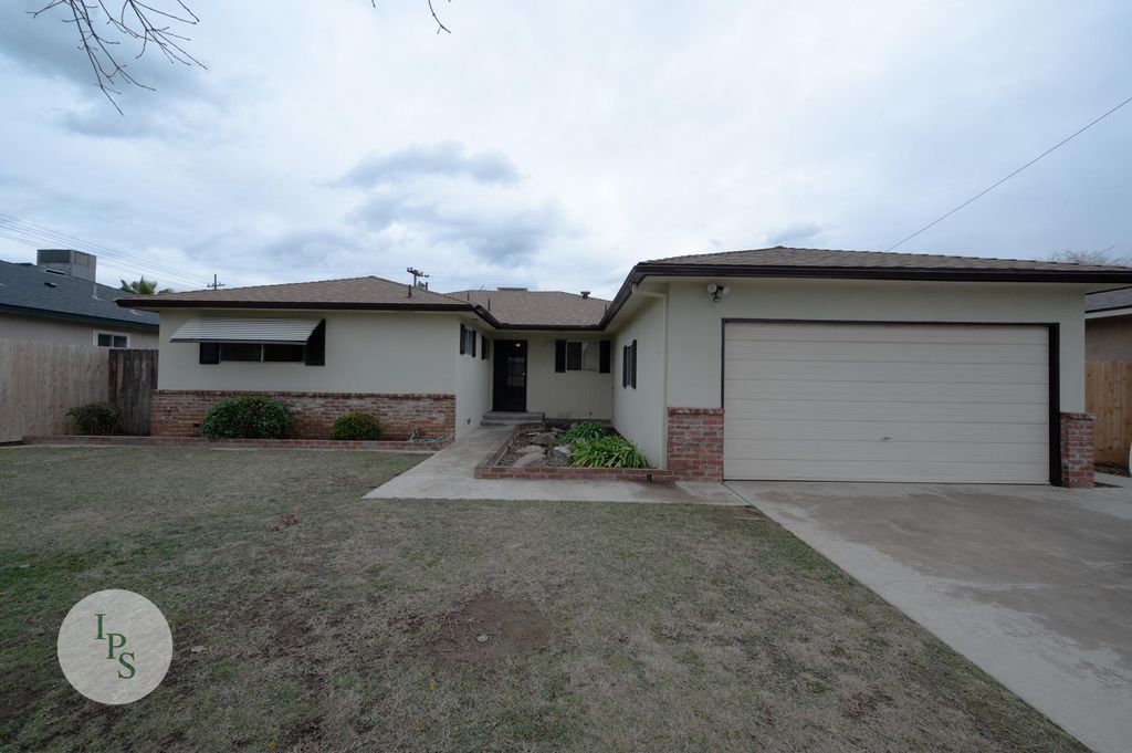 5772 N Angus St, Fresno, CA 93710 - See Est. Value, Schools & More