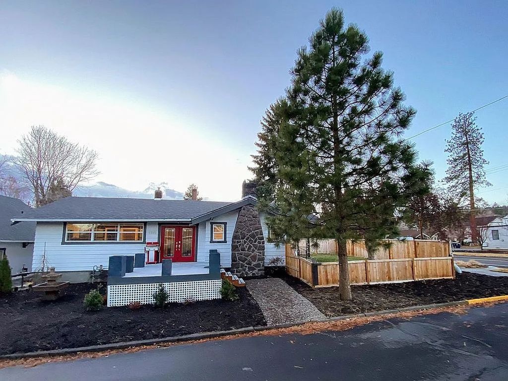 1395 NW Grove Rd, BEND, OR 97703 | Trulia