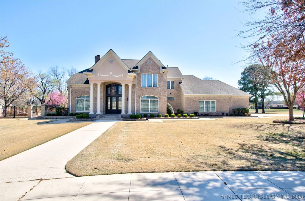 3707 Country Club Dr, Muskogee, OK 74403 - See Est. Value, Schools & More
