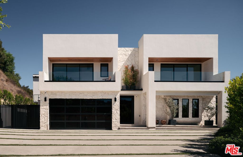 2608 Zorada Dr, Los Angeles, CA 90046 | MLS# 25618349 | Trulia