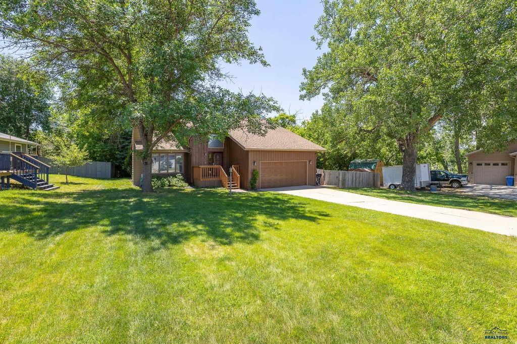 3011 Country Club Ct, Rapid City, SD 57702 | MLS# 169369 | Trulia