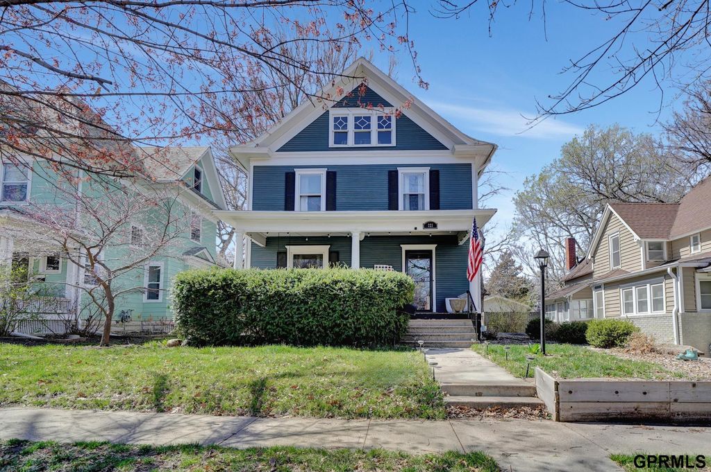 221 S 29th St, Lincoln, NE 68510 | MLS# 22415345 | Trulia