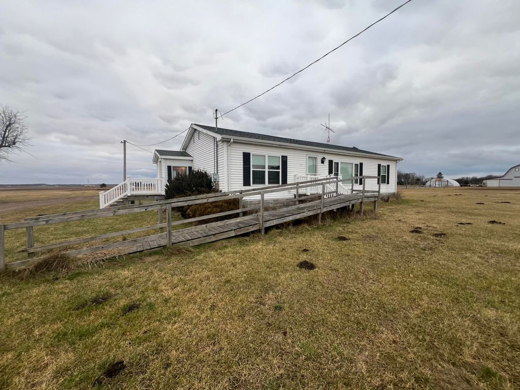 11643 S Peach Ave, Grant, MI 49327 - See Est. Value, Schools & More