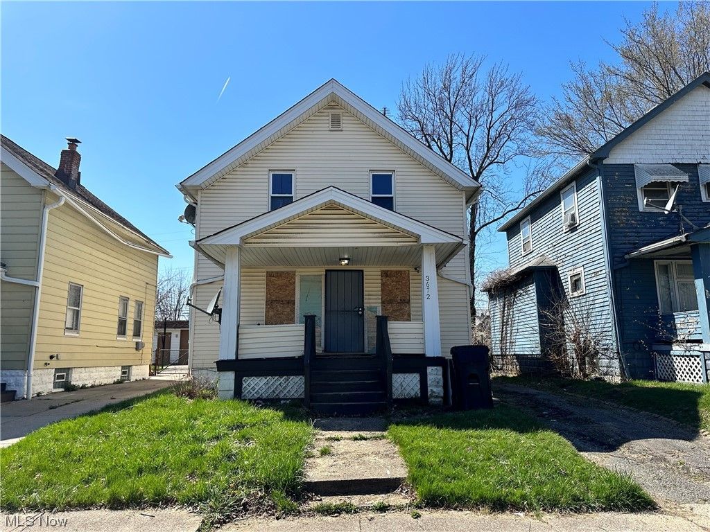 3672 E 118th St, Cleveland, OH 44105 - See Est. Value, Schools & More