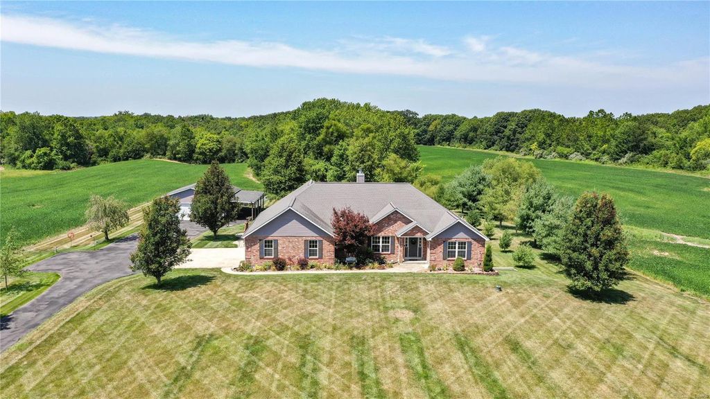 8101 Bethalto Rd, Bethalto, IL 62010 - See Est. Value, Schools & More