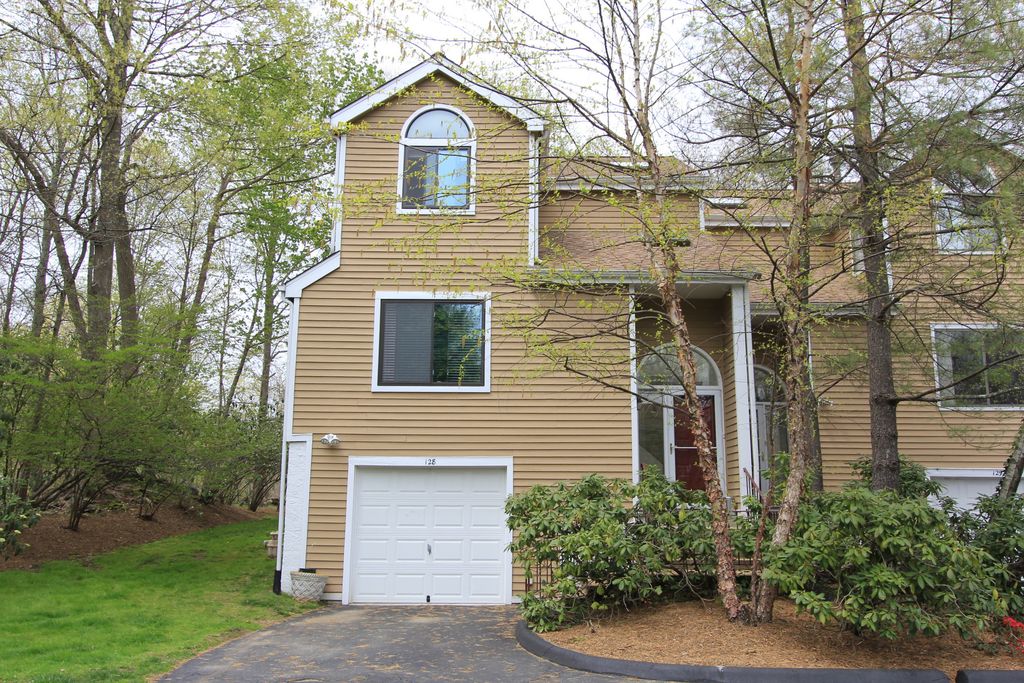 128 Bayberry Close, Chappaqua, NY 10514 - See Est. Value, Schools & More