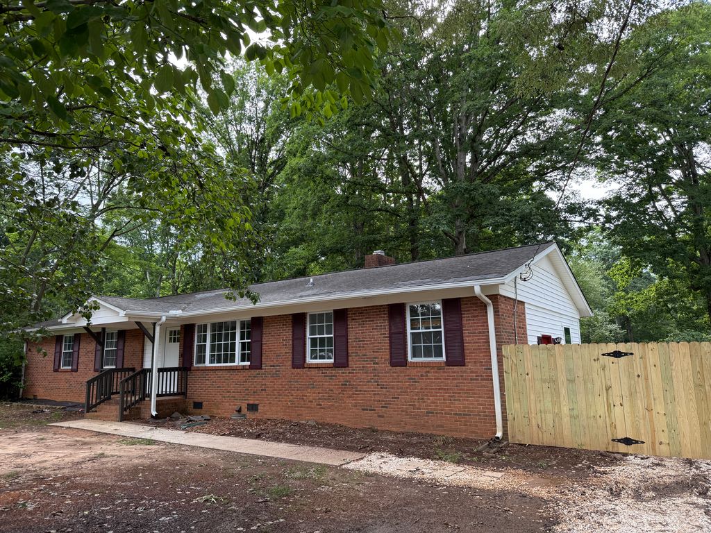 6132 Potter Rd, Matthews, NC 28104 - See Est. Value, Schools & More