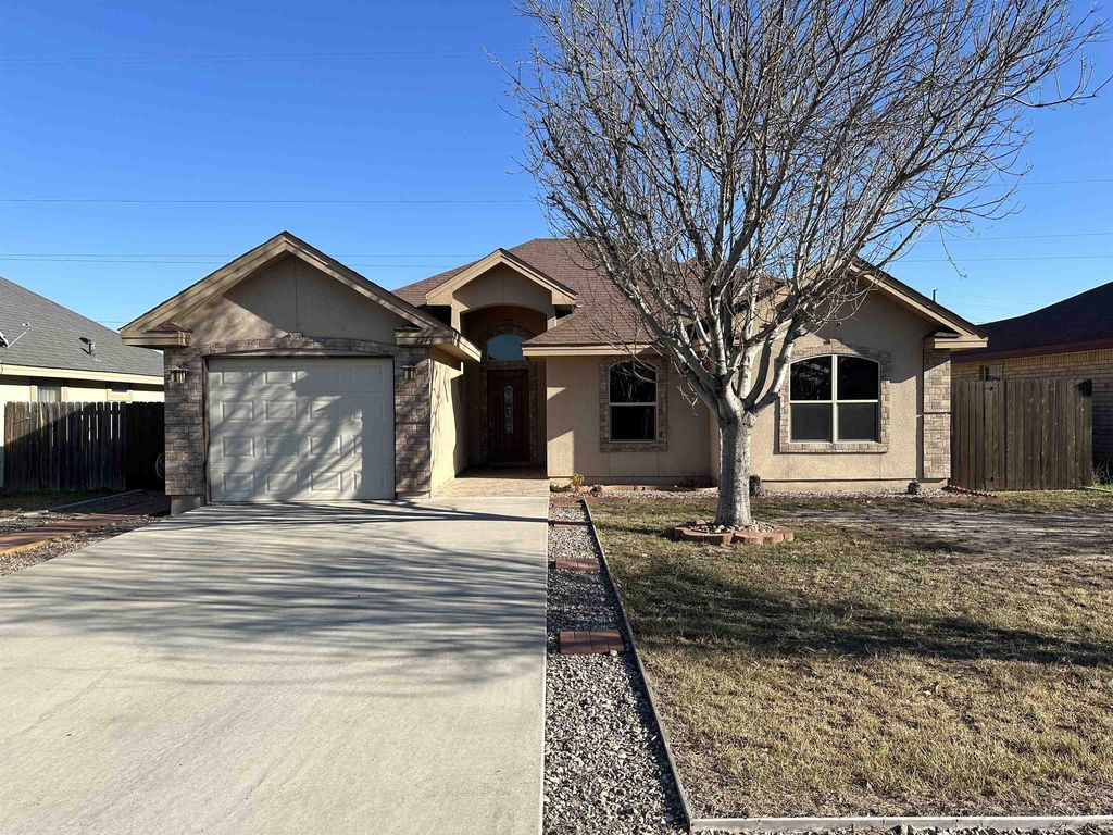 2774 Oak Manor Dr, Eagle Pass, TX 78852 | Trulia