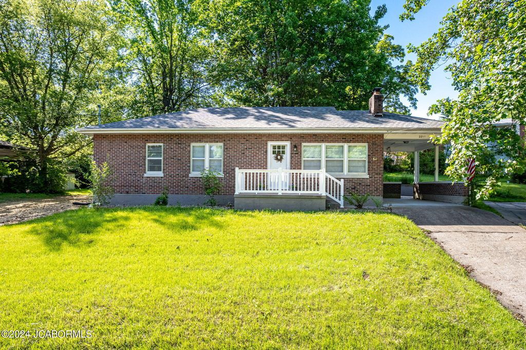 2211 Marilyn Dr, Jefferson City, MO 65109 - See Est. Value, Schools & More