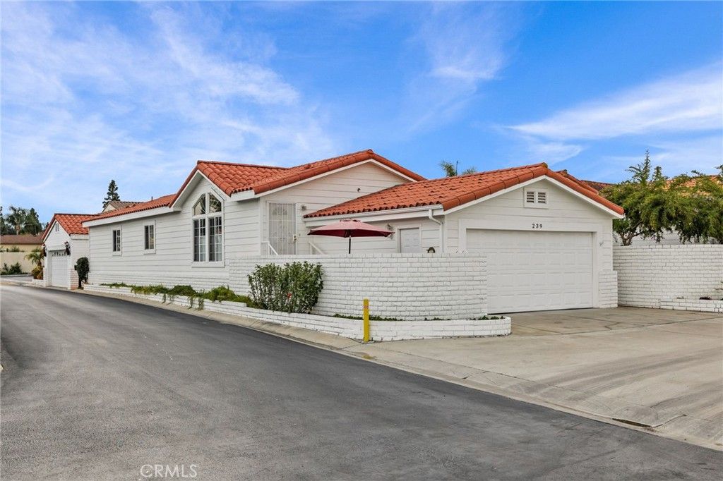 23301 Ridge Route Dr #239, Laguna Hills, CA 92653 - See Est. Value ...