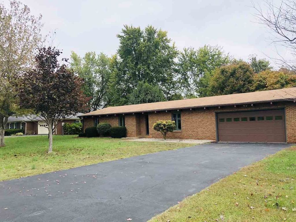 3126 Hunt Master Dr, Bowling Green, KY 42104 - See Est. Value, Schools ...