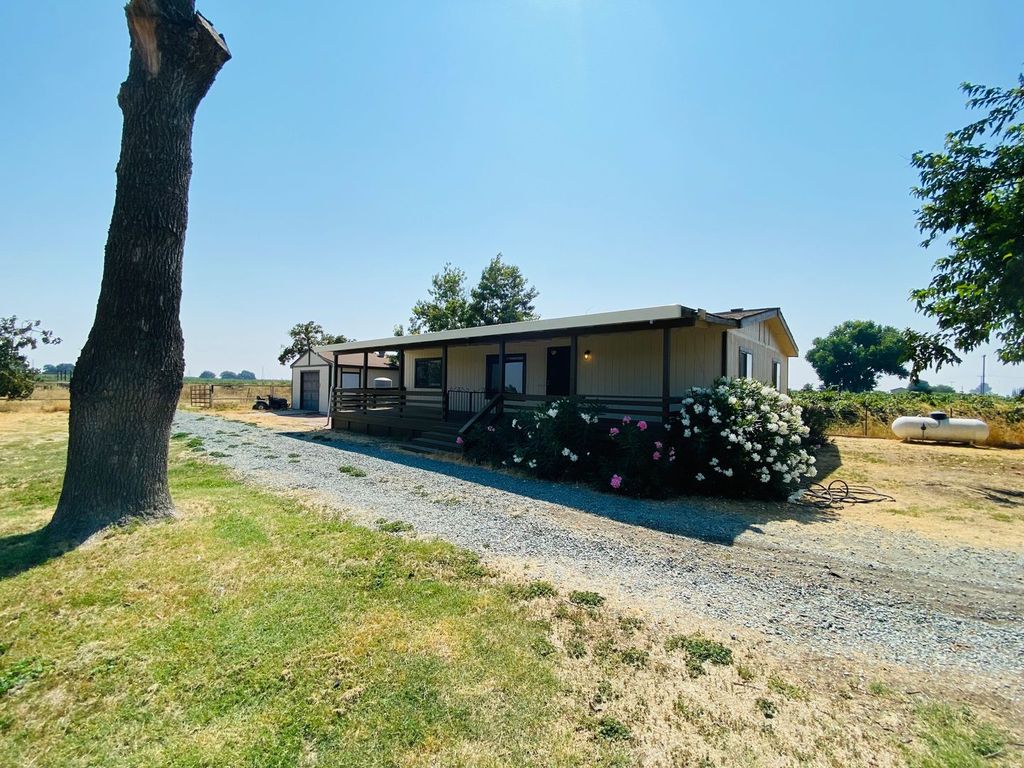 21616 N Thornton Rd, Lodi, CA 95242 - See Est. Value, Schools & More