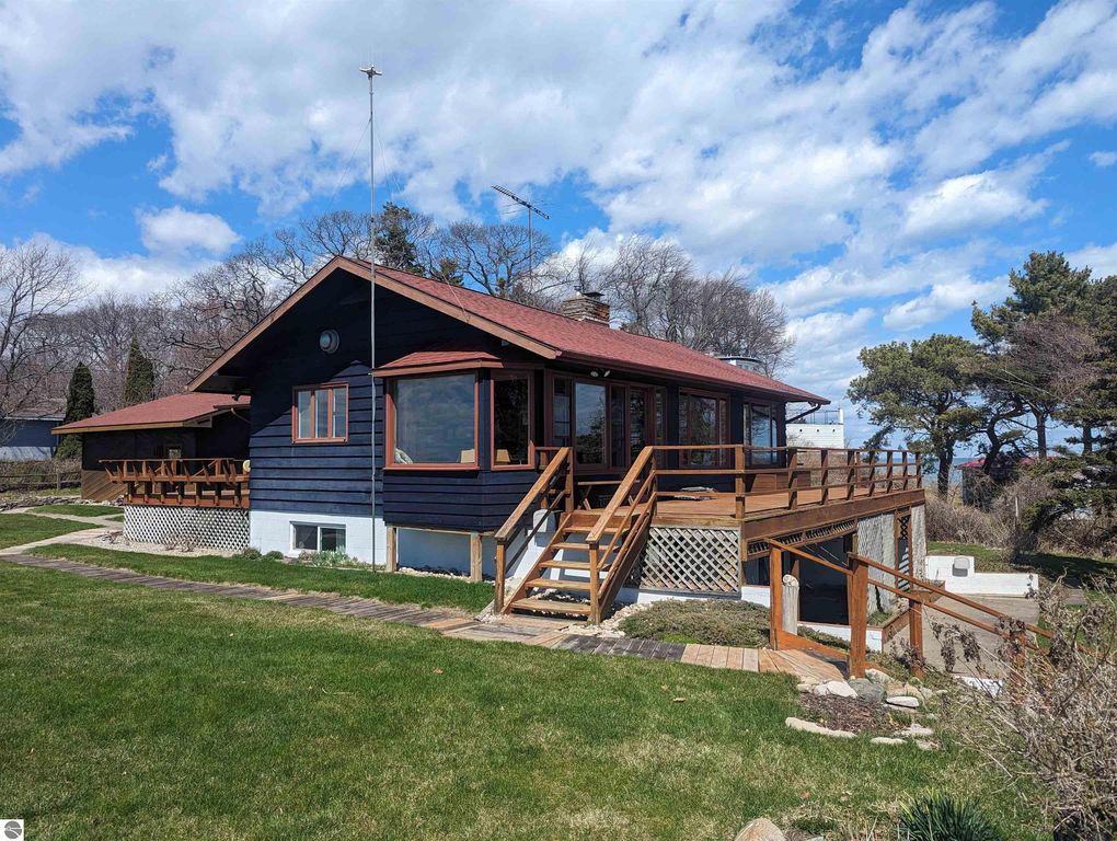 5656 E Point Lookout Rd, Au Gres, MI 48703 | MLS# 1921300 | Trulia