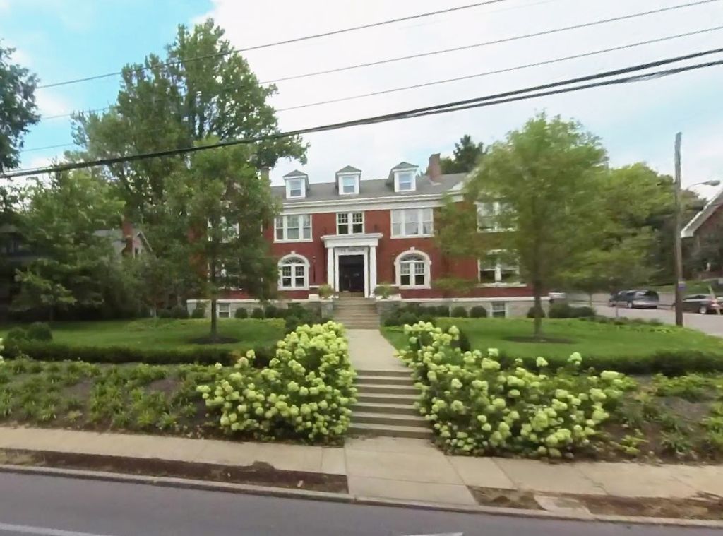 1221 Richmond Rd, Lexington, KY 40502 - See Est. Value, Schools & More