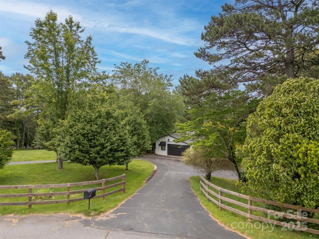 64 Persimmon Hill Dr #4, Columbus, NC 28722 | MLS# 4257157 | Trulia