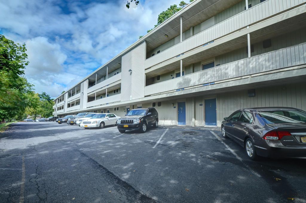 923 James St #3cf7aa1dd, Syracuse, NY 13203 - See Est. Value, Schools ...