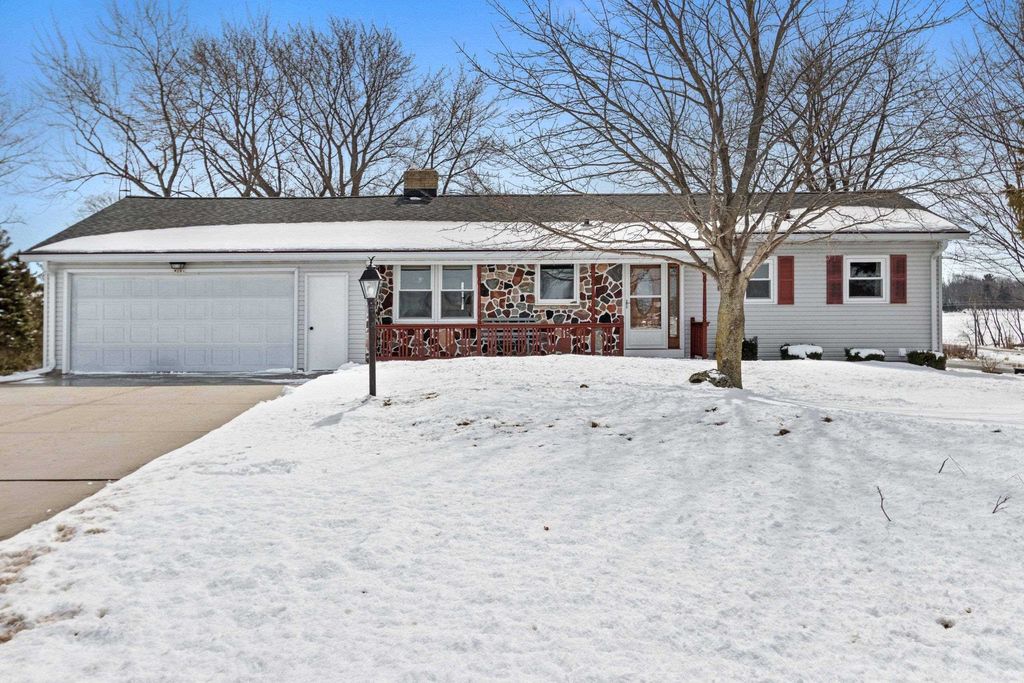 W281 E HILLS RD, BRILLION, WI 54110 | Trulia