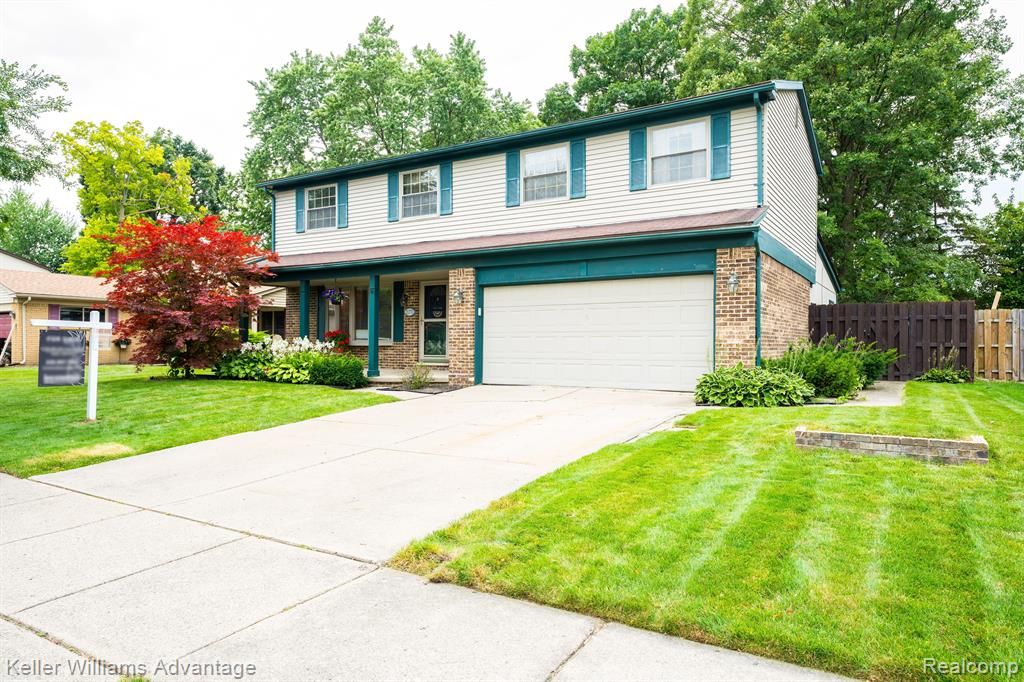 21770 E Chipmunk Trl, Woodhaven, MI 48183 | Trulia